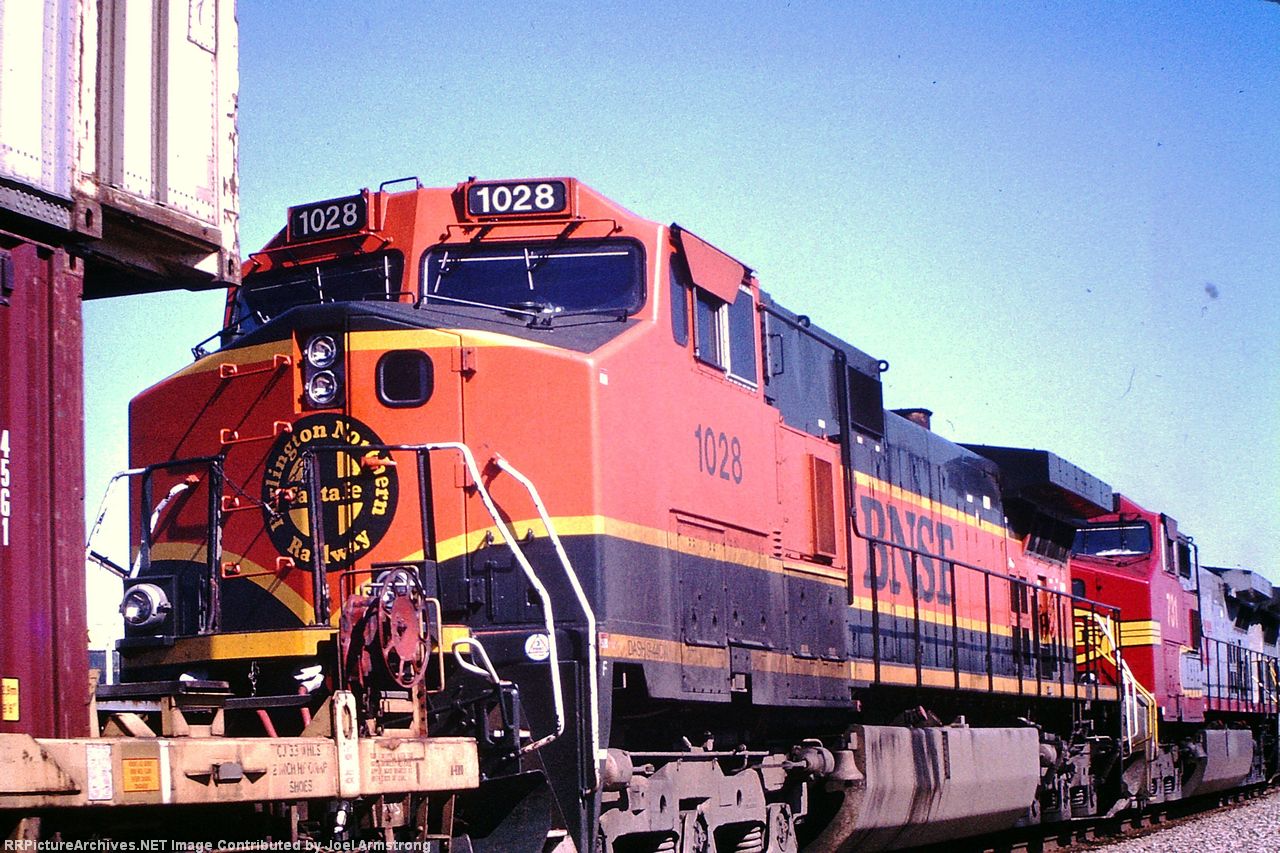 BNSF 1028